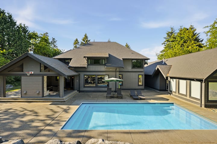 1‑acre Private Estate W/ Pool & Basketball - White Rock
