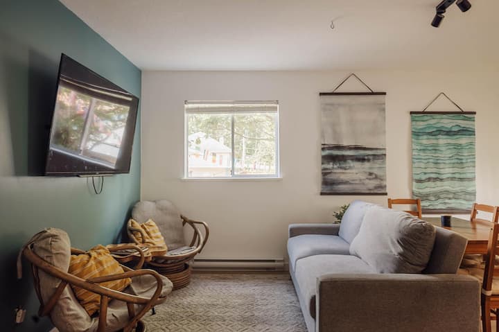 Soak & Sea: A Travel-inspired Coastal Spa Stay - Gibsons