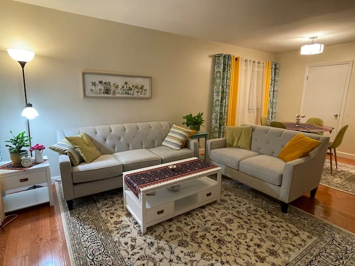 Cozy Louisville Stay - 루이빌