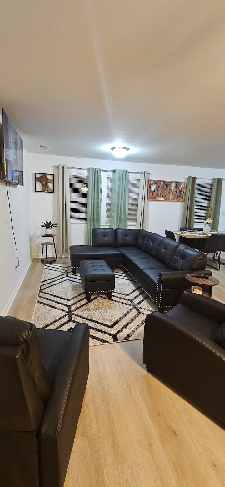 3 Bedroom, 2 Bath Hoover Bungalow - Hoover, AL