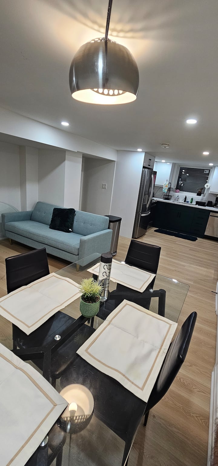 @Oakville South- 2 Bed And 1 Bath - Oakville