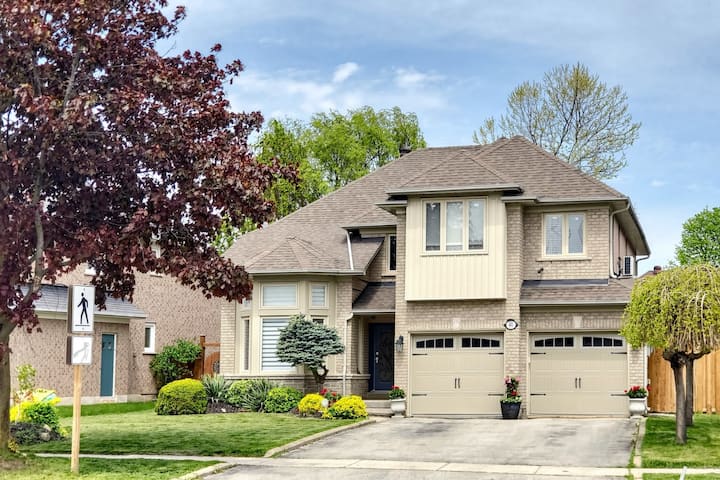 The Boxwood Executive Suite - Markham