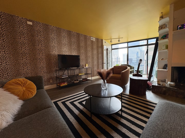 Fun Downtown Denver (Lodo) Condo + Free Parking - Denver, CO