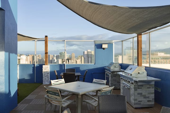 Four 1br Suites | 12-min Walk To Honolulu Zoo - Honolulu, HI