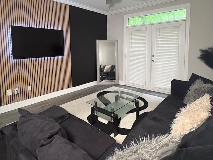 Atlanta Luxury Stay - Dunwoody, GA