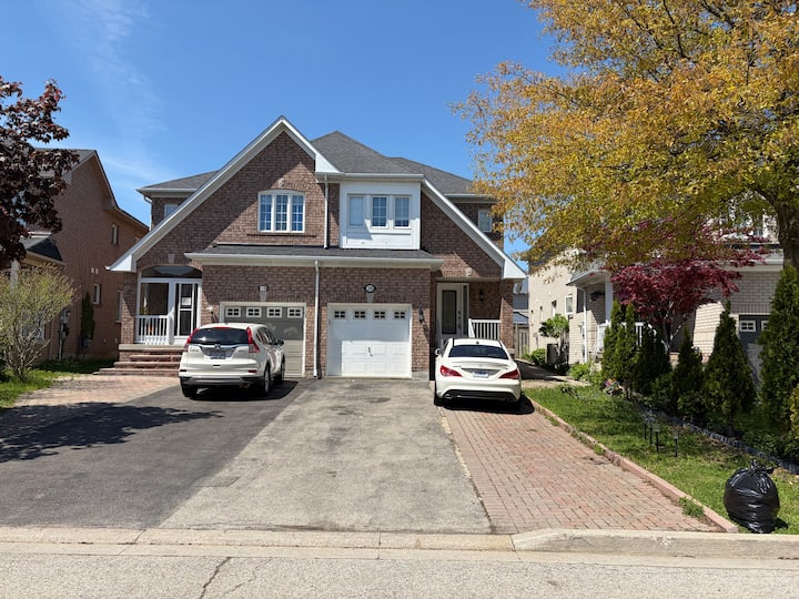 Full Home Wonderland, Highway 400 & Vaughan Mills - Vaughan