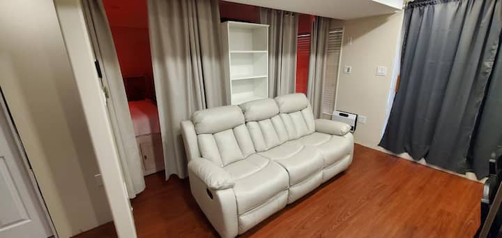 Private Basement Suite Oakville/trafalgar & Dundas - Mississauga