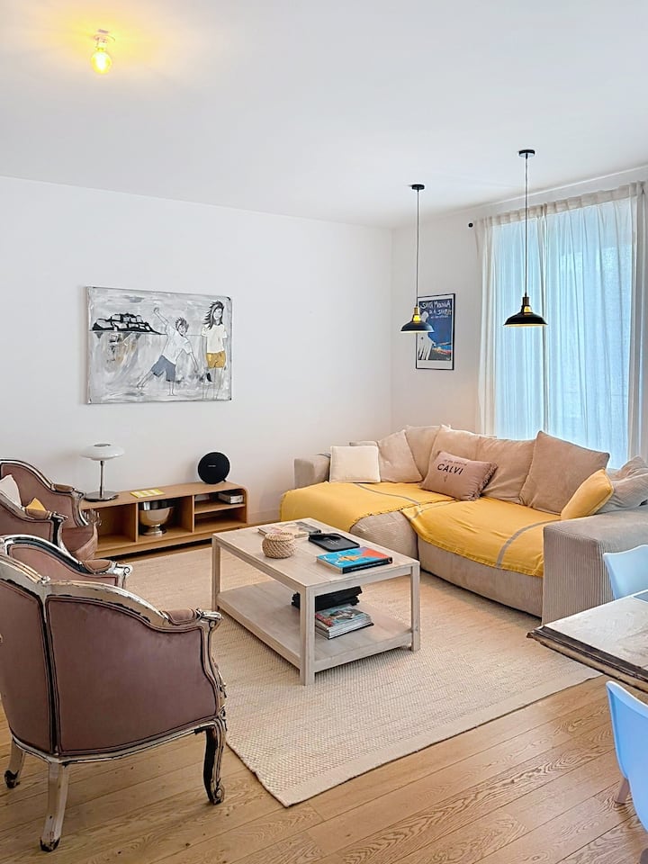 Superbe Appartement T4 De 80m² En Centre-ville - Calvi