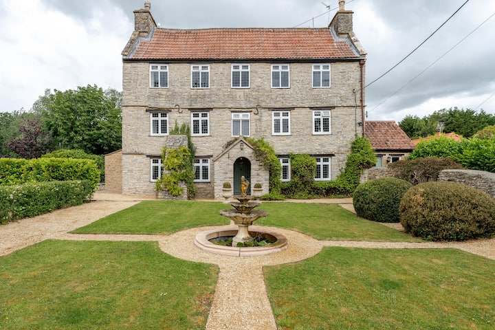 1641 Historic Farmhouse, Sleeps 16 In Keynsham - Bristol