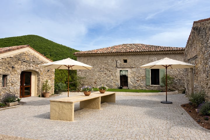 Privatisation En Provence: "Domaine De Gontard" - Manosque