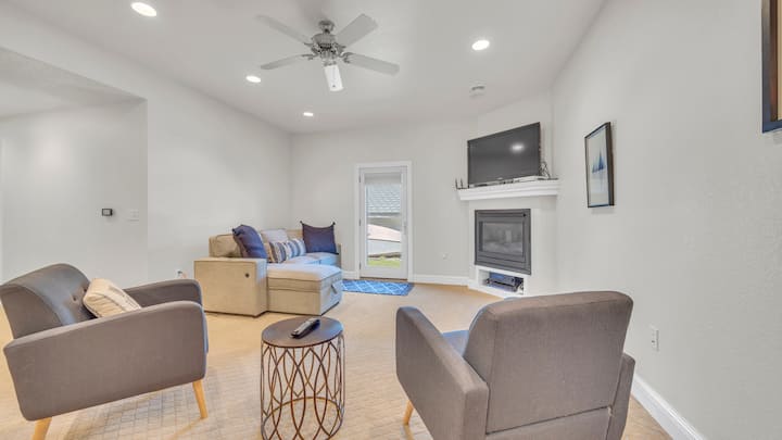 The Victory Lap - Family Friendly Sleeps 10 - Elkhart Lake, WI