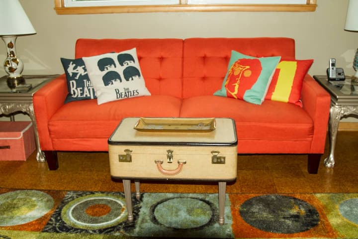 Daddy Roy's Bed & Vintage - Chimney Rock, WI