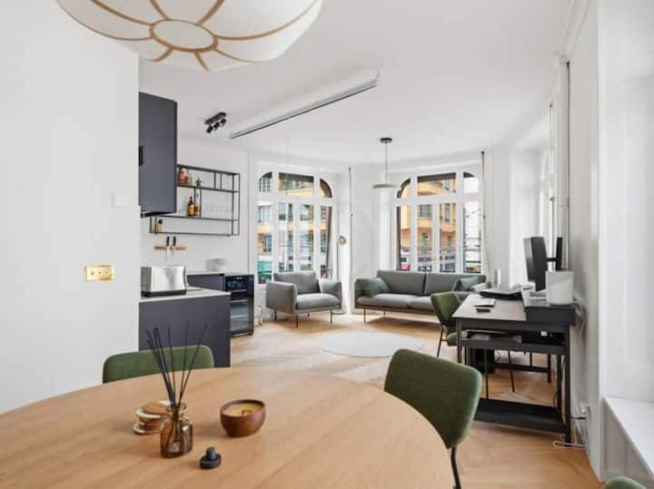 Splendide 85m2 Rénové En Plein De Centre De Genève - Genf