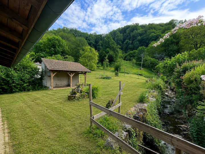 Gîte De Charme Au Cœur Du Jura Et Jardin Privatif - Salins-les-Bains