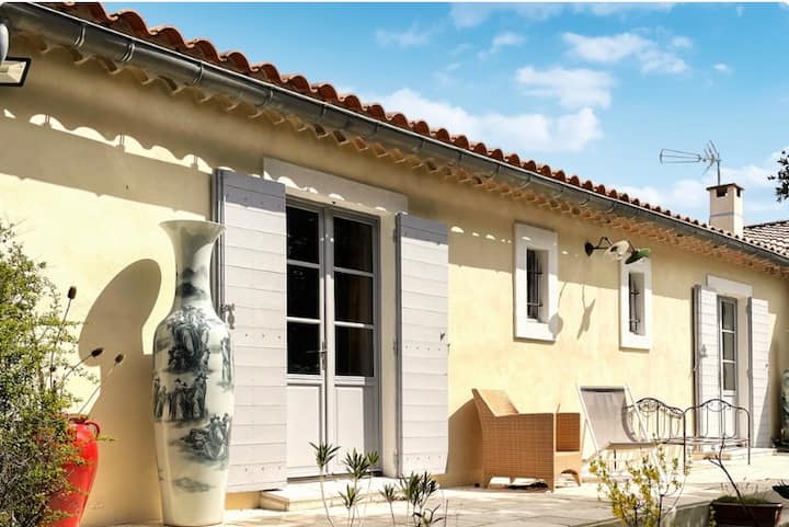Maison Familiale Avec Piscine Privée Au Calme - Venasque