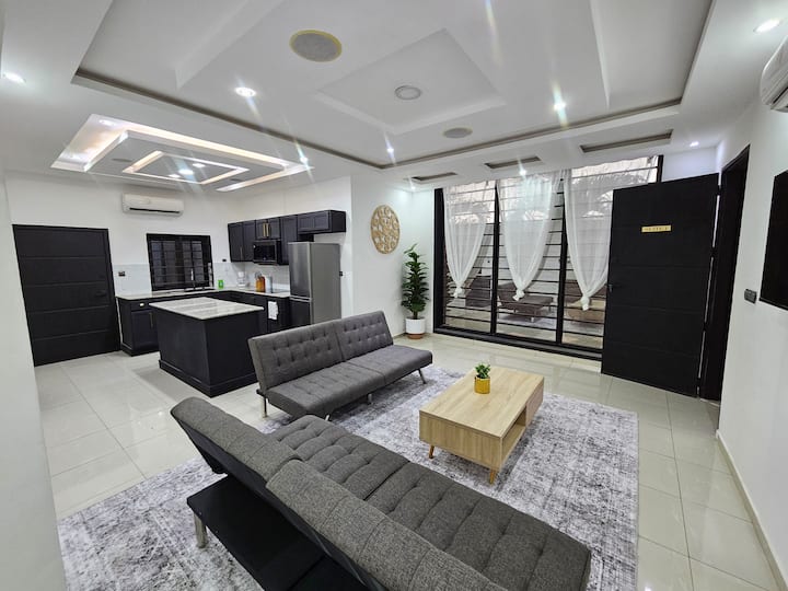 Moderm 2bedroom 2bath Apartment 2 Min From Airport - 토고