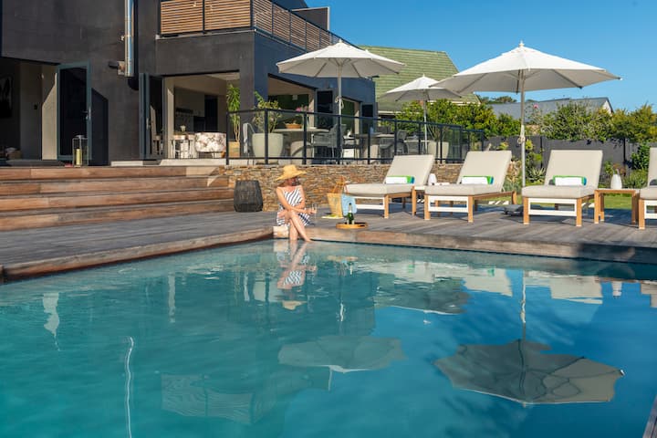 Villa Ayana - Sophisticated Holiday Retreat - Victoria Bay