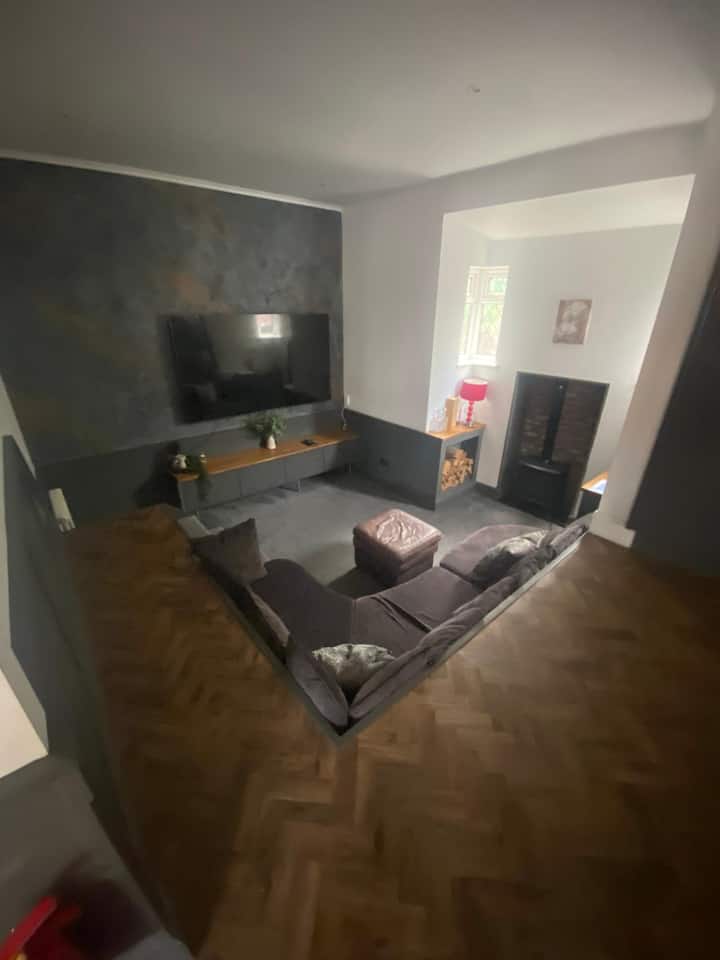 Large Manchester Home W/ Jacuzzi, Garden & Wi-fi - Manchester