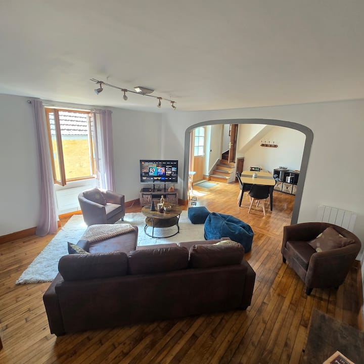 La Mozerie Confort & Cour Privée En Plein Centre - Montignac