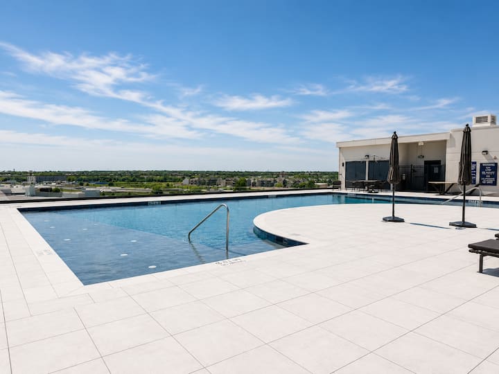 Nl Lux Stay In Downtown Frisco With Rooftop Pool - Frisco, TX