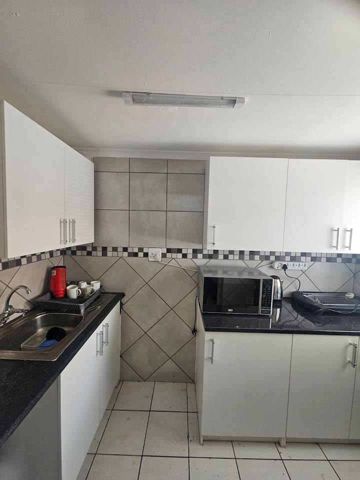Molize Furnished Apartment - Alberton