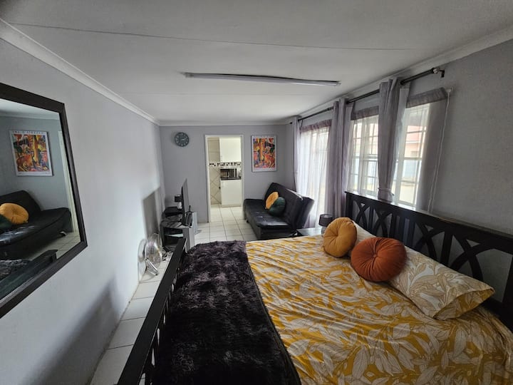 Molize Furnished Apartment - Alberton