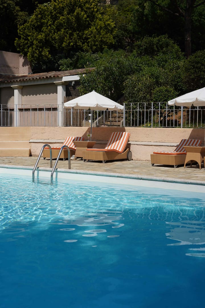 La Plage à Proximité | Balcon Avec Vue Sur Le Parc - Rayol-Canadel-sur-Mer