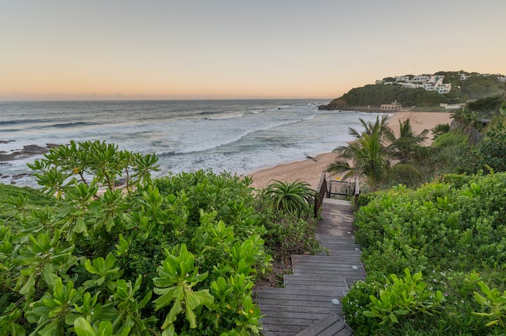 Sala Beach Villa | Private Coastal Retreat - Dolphin Coast