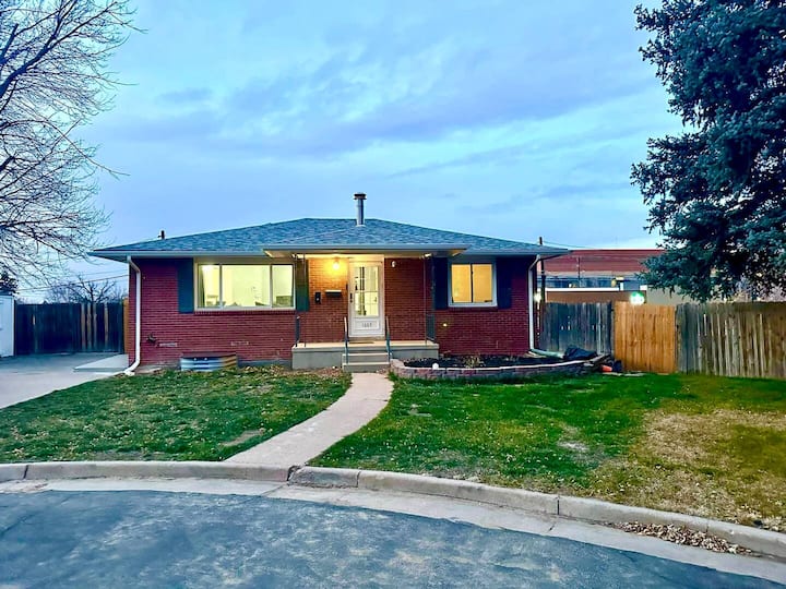 Family 3br Home For6 Walk To Hospital & Starbucks - Greeley, CO