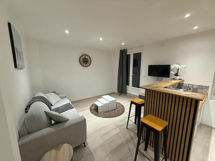 Studio Avec Terrasse Privé - Montluçon