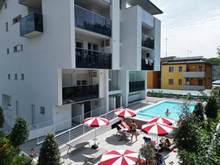 Appartement Confortable Avec Jardin Et Piscine - Bibione