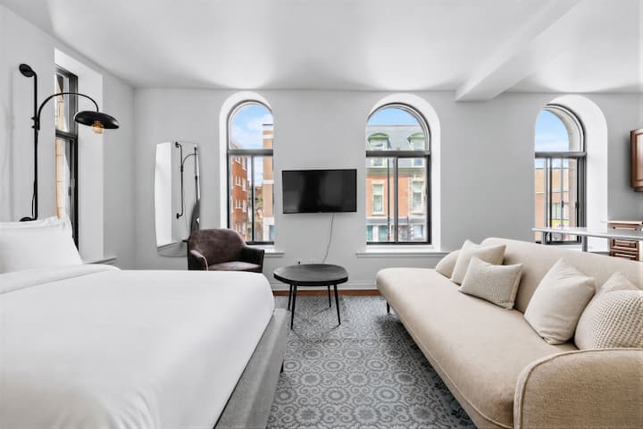 Nova - Boutique Studio On Boul St-laurent - Montreal