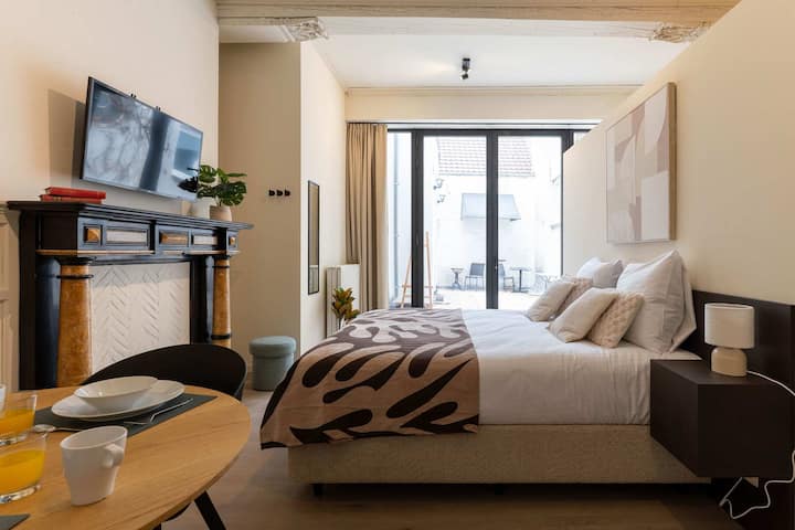 Cosy Studio Retreat Beside Antwerp Cathedral - Antwerp, Belgium