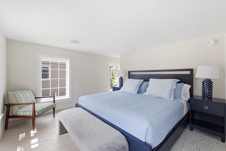 Seaside Luxury Lower Village | Walk To Everything - Kennebunk, ME