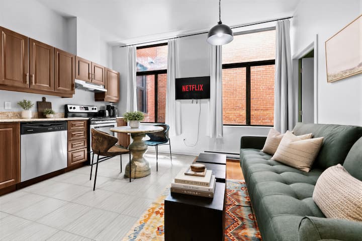 Nova - 2br Boutique Suite On Boul St-laurent - Montreal