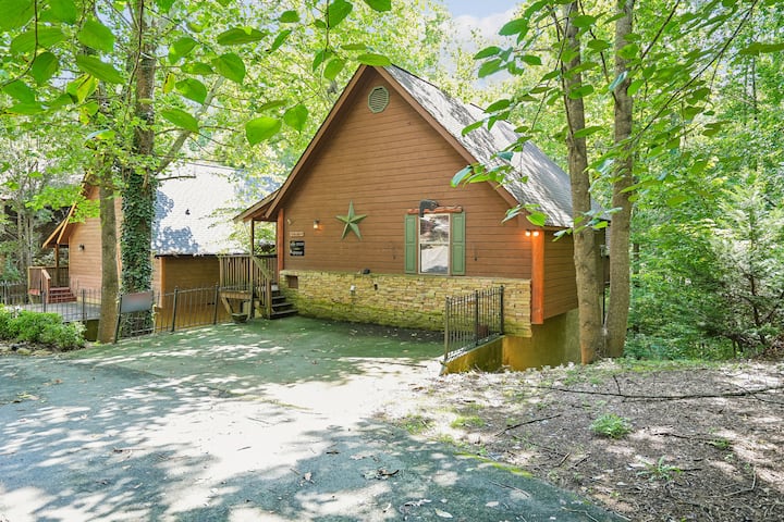 "3 Bears" Near Parkway & Dollywood With Hot Tub - Pigeon Forge, TN
