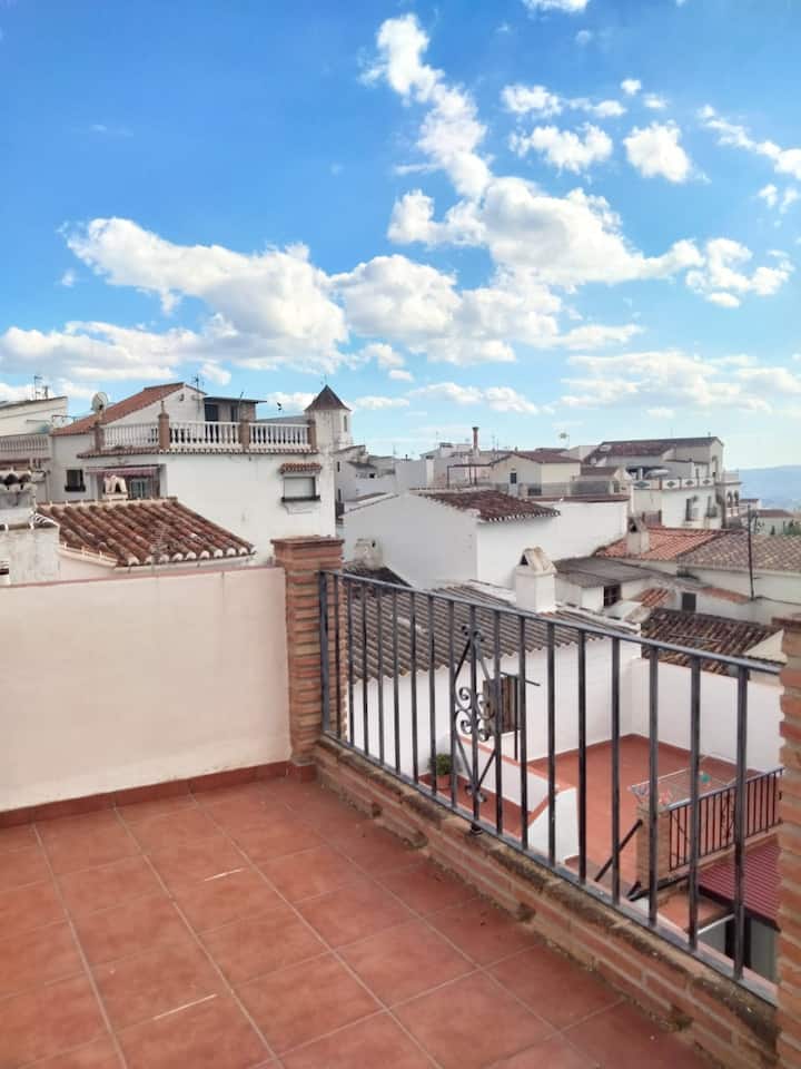 Casa Manuel Hidalgo, En Canillas De Aceituno. - Alcaucín