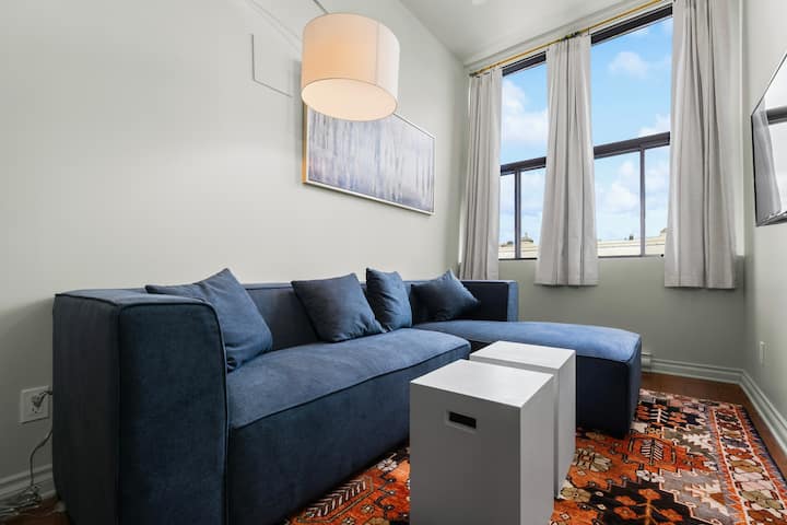 Nova - 3br Boutique Suite On Boul St-laurent - Montreal