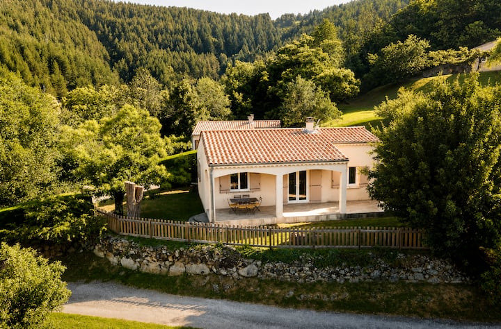 Gîte Le Volcan Terrasse Panoramique & Piscine - Antraigues-sur-Volane