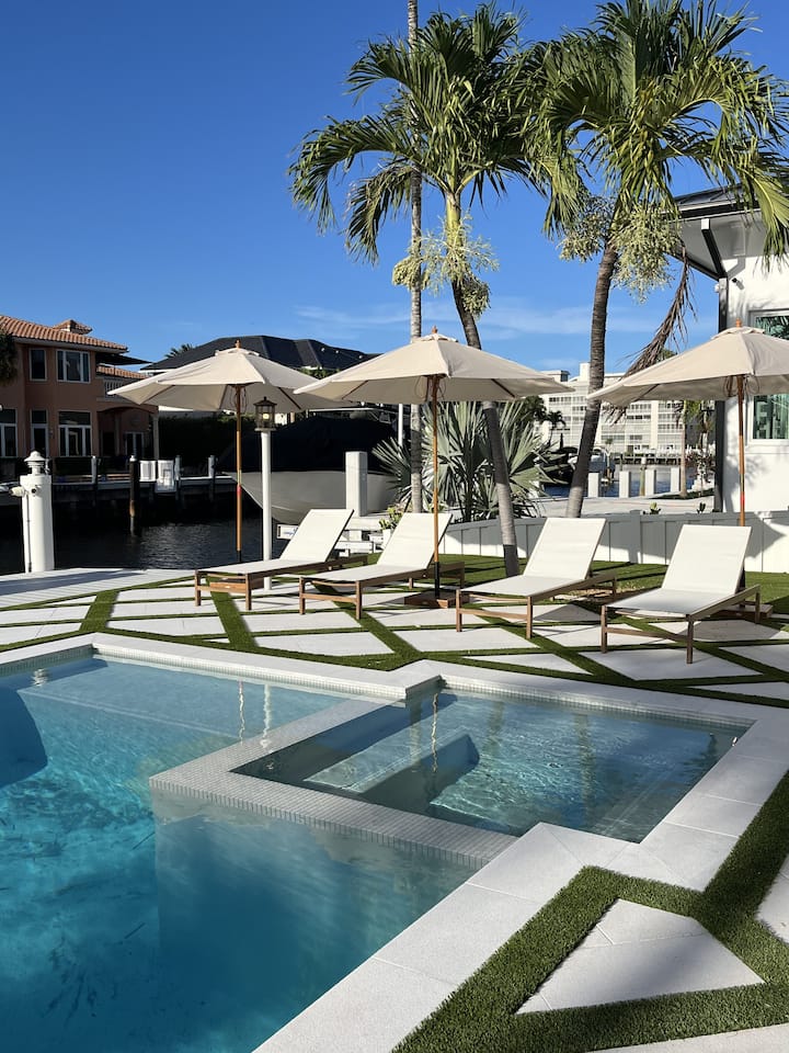 Waterfront Dream Home In Boca Raton - Boca Raton, FL