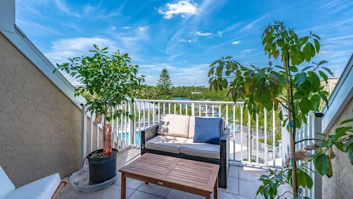 Relaxing Townhome By Lemon Bay, Minutes To Beach - Englewood, FL