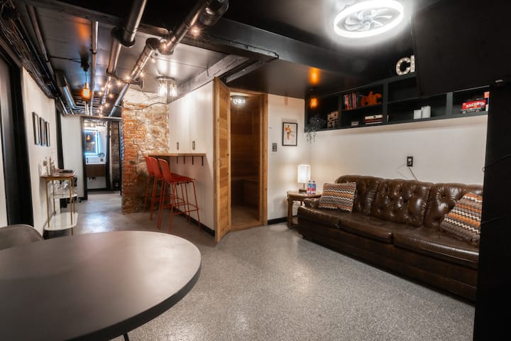 Squirrel’s Nest Speakeasy - Sioux Falls, SD