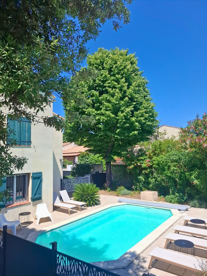 Maison Lou Castel - 4 Chambres, Piscine & Clim - Le Crès