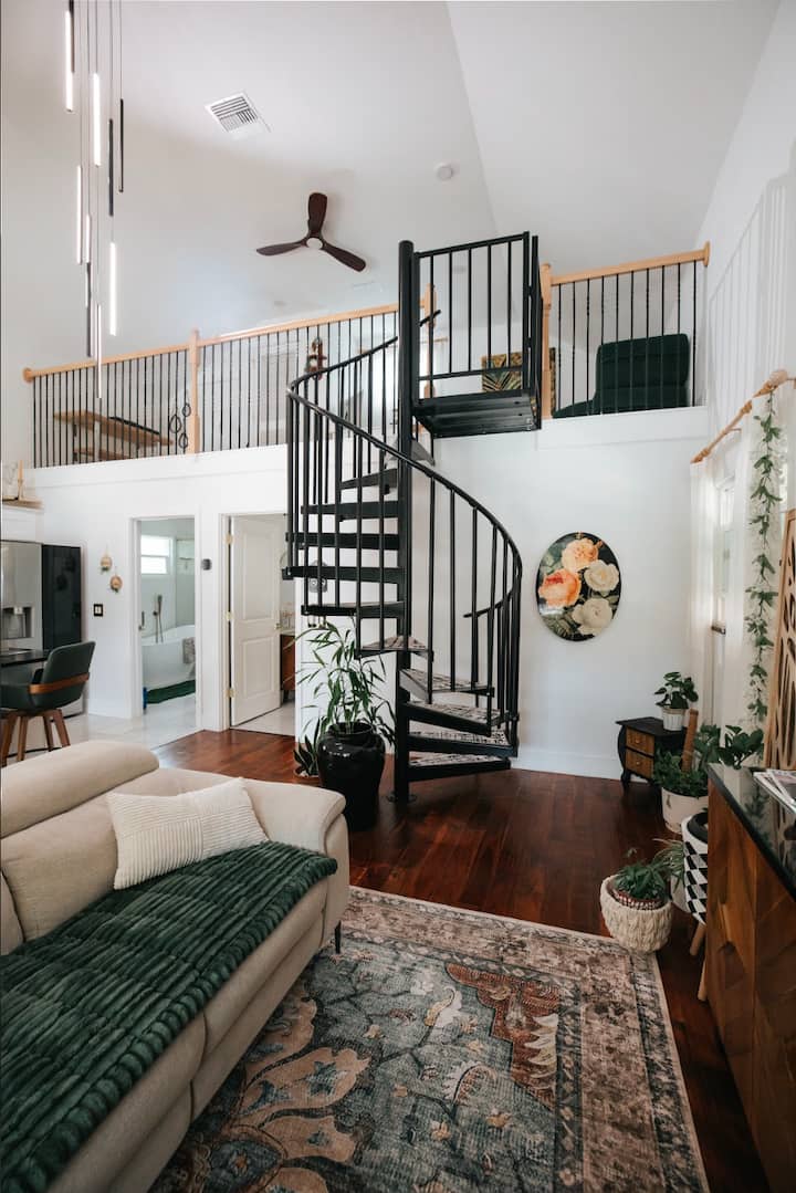 Casa Bohemia: Modern Retreat Near Winter Garden - Winter Garden, FL