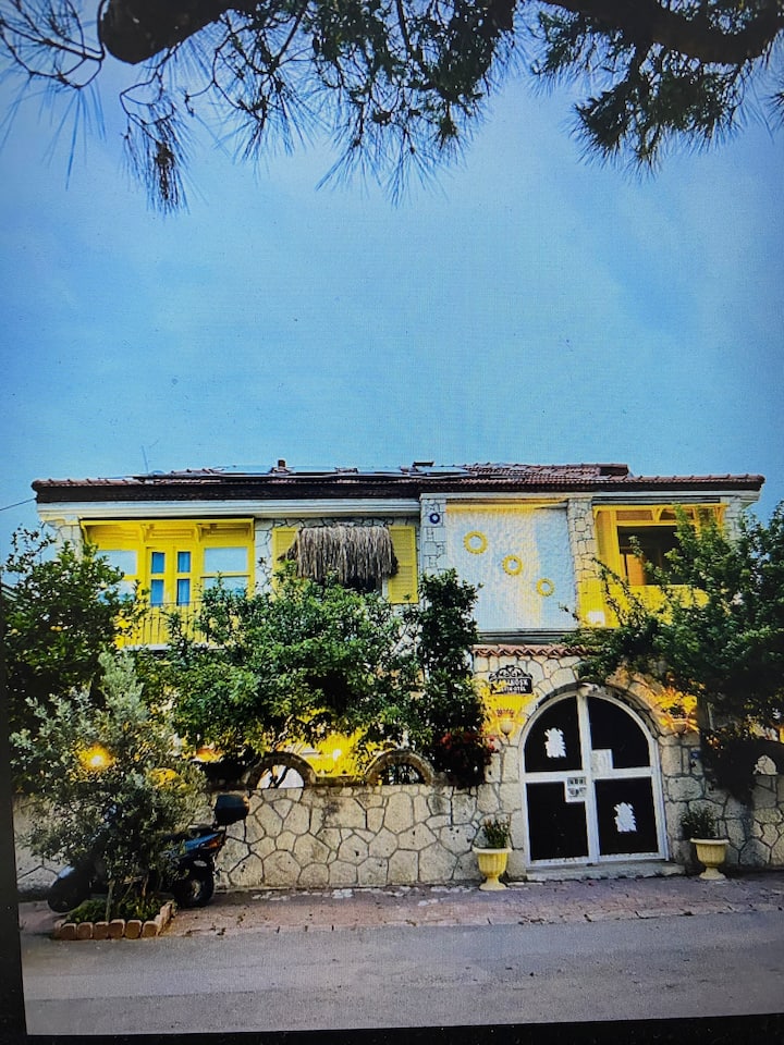 Alaçatı Merkezde Daire - Alaçatı