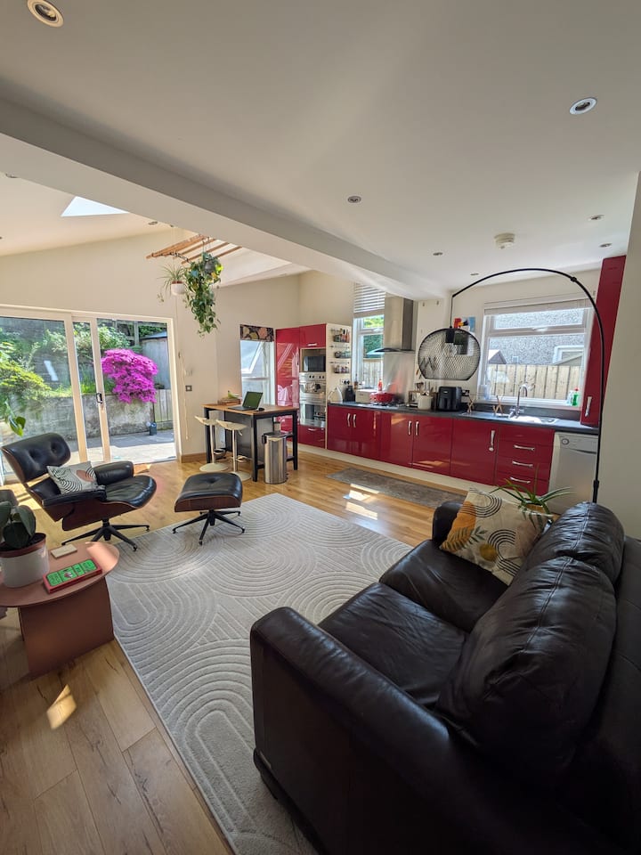 2br Belfast Home | Cafés, Bars & Easy City Access - Belfast