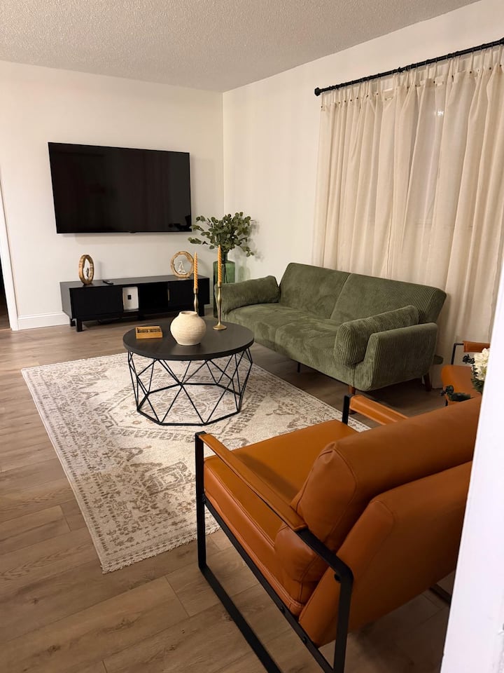 Charming 1st Floor, Easy Walk Ocean Ave To Beach⁠. - Boynton Beach, FL