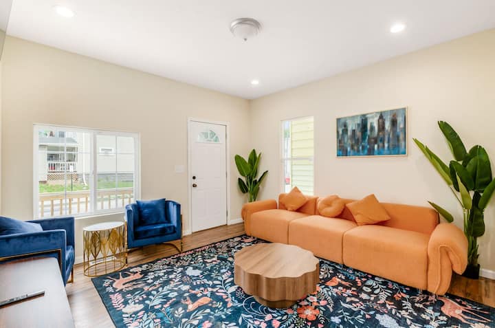Bright And Sunny Townhouse Close To Downtown - Canal Winchester, OH