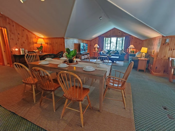 8 Mayfair Entire 10br Cottage | Beach, Kayaks - Georgina