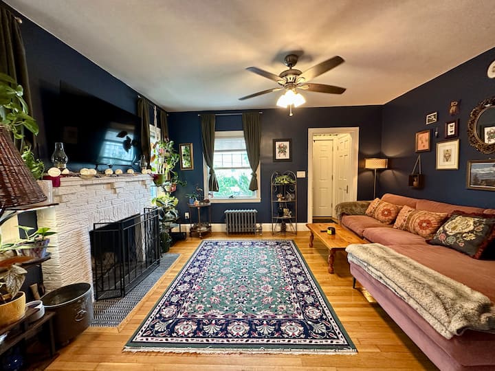Charming Park Side Home - Rhode Island